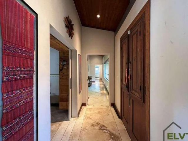 Casa de Condomínio em Jandira | 5 Quartos, Piscina e Amplo Terreno