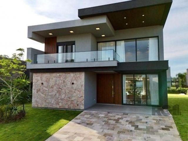 Casa de Condomínio em Marina