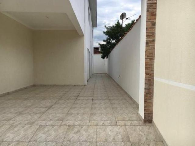 Casa de condomínio em São Vicente