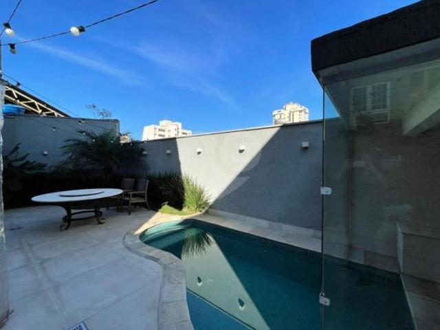 Casa de condomínio em Santana, 4 dormitórios, 4 suítes, 5 banheiros e 4 vagas