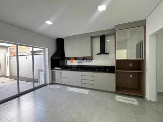 Casa de Condomínio em Paulínia, SP