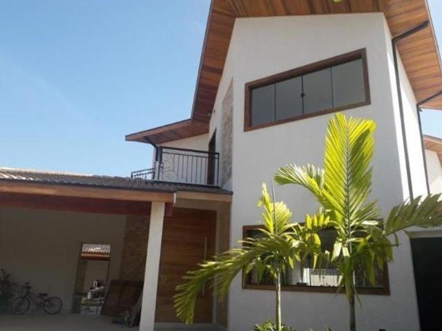 Casa de condomínio em R. Guimarães Rosa Água Quente Tremembé/SP