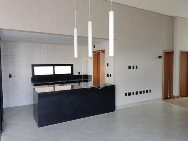 Casa de Condomínio em Residencial Parqville Jacarandá Aparecida de Goiânia, GO