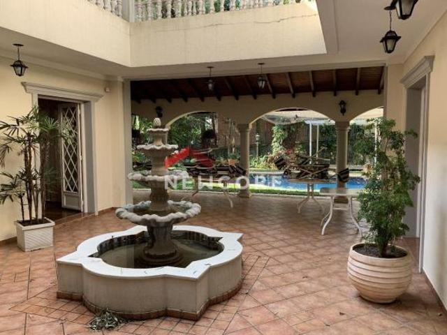 Casa de condomínio em Rua Miranda Guerra Jardim Petrópolis São Paulo/SP