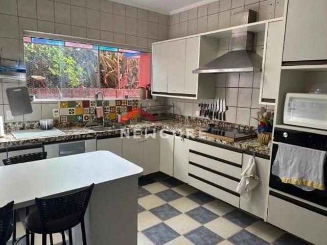 Casa de condomínio em Rua Austrália Chácara dos Lagos Carapicuíba/SP
