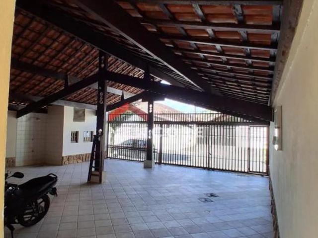 Casa de condomínio em Rua Araxá Real Praia Grande/SP