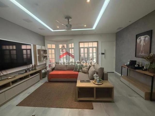 Casa de condomínio em Rua Colusa Jardim Califórnia Jacareí/SP