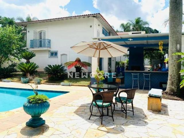 Casa de condomínio em Rua das Dálias Jardim Novo Mundo Jundiaí/SP