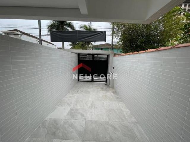 Casa de condomínio em Rua Delfino Stockler de Lima Vila Belmiro Santos/SP