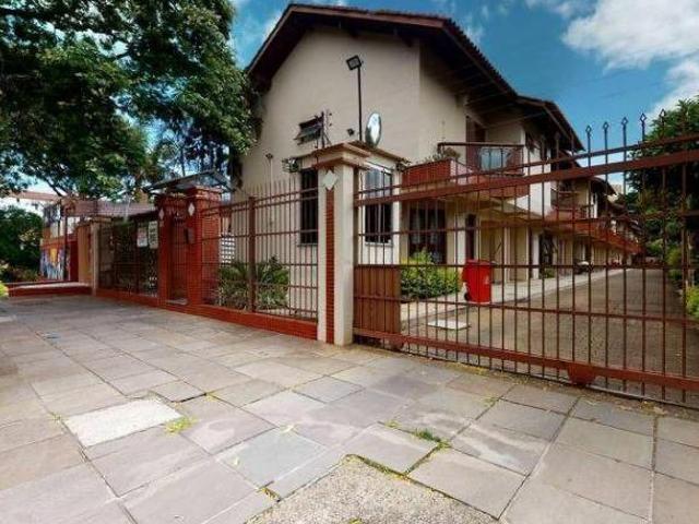 Casa de condomínio em Rua Dona Zulmira Cavalhada Porto Alegre/RS