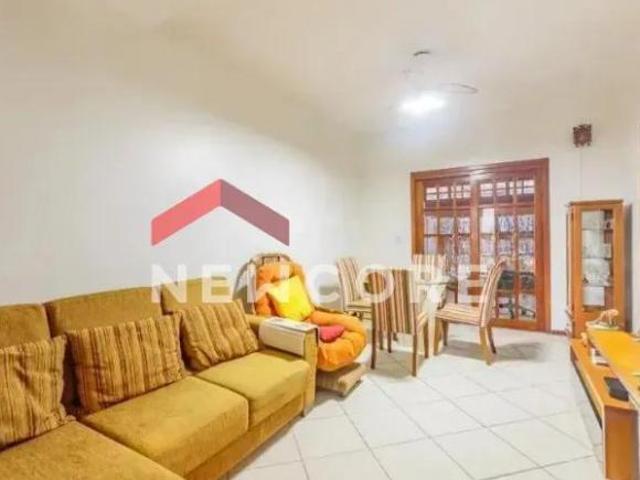 Casa de condomínio em Rua Irmão Augusto Duflot Guarujá Porto Alegre/RS