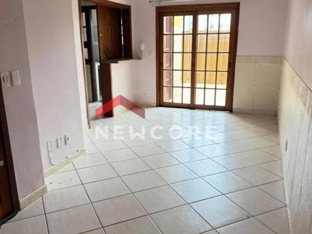 Casa de condomínio em Rua Irmão Augusto Duflot Serraria Porto Alegre/RS