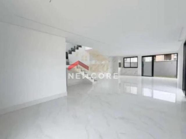 Casa de condomínio em Rua Irma Schreiner Maran Santa Cândida Curitiba/PR