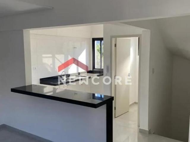 Casa de condomínio em Rua Rodrigo Silva Macuco Santos/SP
