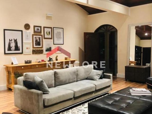 Casa de condomínio em Rua Singapura São Fernando Residência Barueri/SP