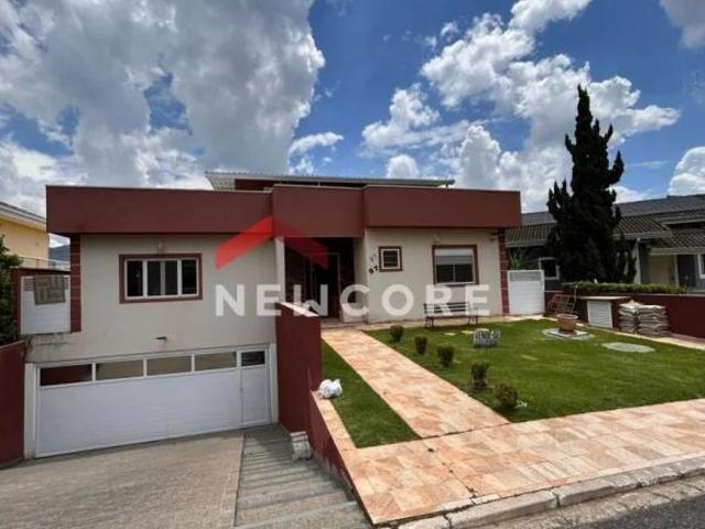 Casa de condomínio em Rua Tapuyas Tarumã Santana de Parnaíba/SP