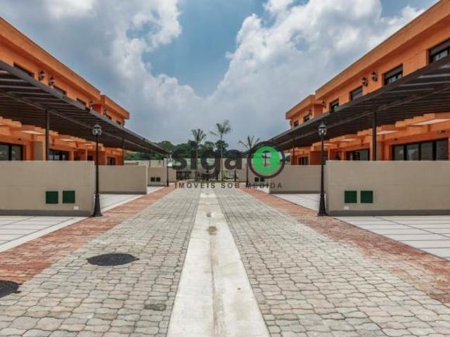 ? Casa de Condomínio Estilo Villa Italiana no Jardim Prudência
