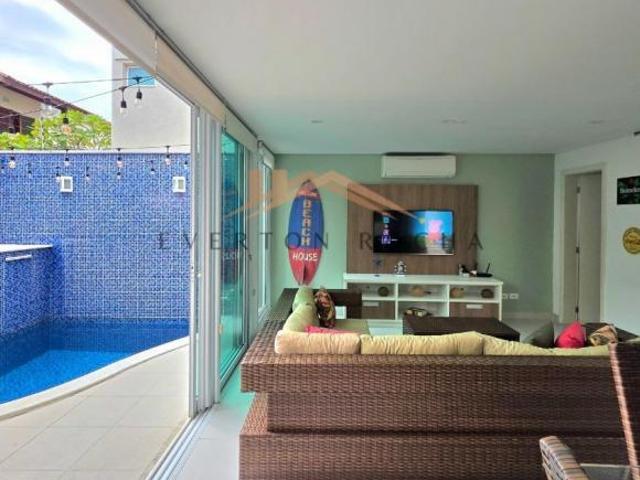 Casa de condomínio fechado 200m² à venda em Juquehy com 4 suítes e piscina privativa