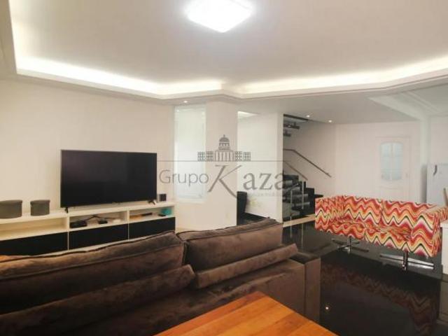 Casa de Condomínio Jardim da Saúde 3 Suítes 360m²