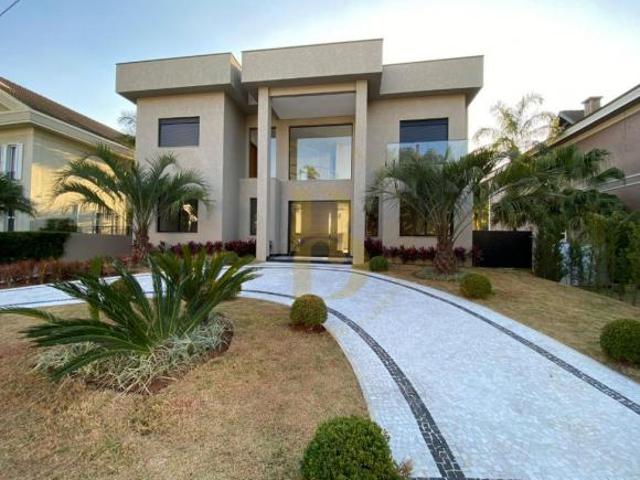 Casa de condomínio mobiliada e decorada, com 750 m², 5 quartos sendo 5 suítes à venda em Tamboré