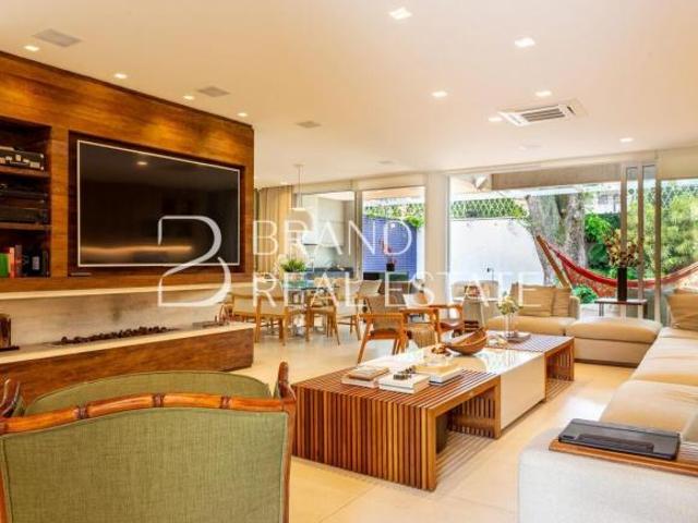 Casa de condomínio no Brooklin com 346 m², 4 quartos e 5 vagas de garagem