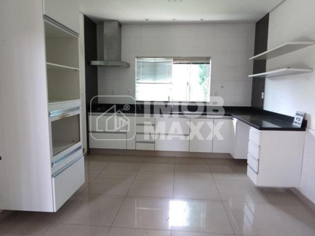 Casa de condomínio no Jardim Botânico, 4 quartos, 3 suítes, 360m², quintal de.