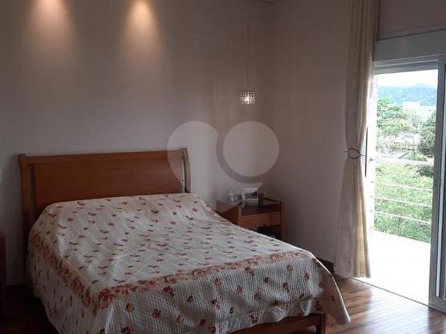 Casa com 3 quartos à venda em Cidade Tamboré SP
