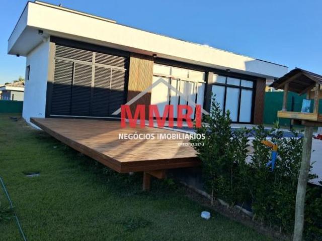 Casa de Condomínio no Village da Serra 800m² Aceita Permuta de Menor Valor Aproveite Já!