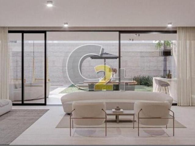 Casa de condomínio na Chácara Flora à vendam 4 suítes, 6 vagas