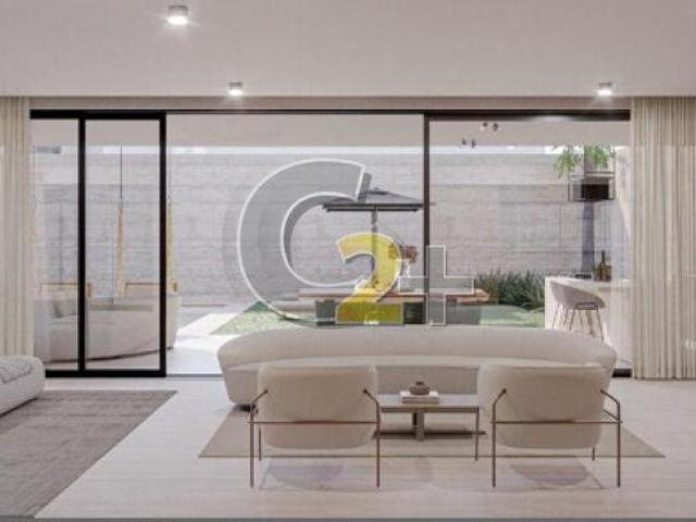 Casa de condomínio na Chácara Flora à vendam 4 suítes, 6 vagas