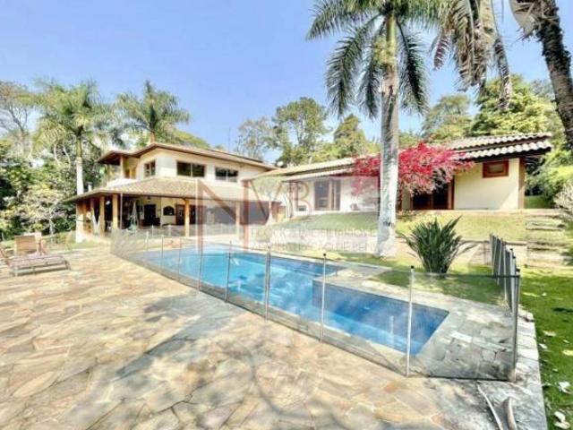 Casa de Condomínio na Granja Viana, 4 Suítes, 540m² à Venda