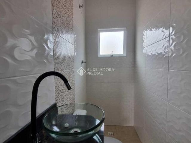 Casa de condomínio, na Ocian, sobreposta alta
