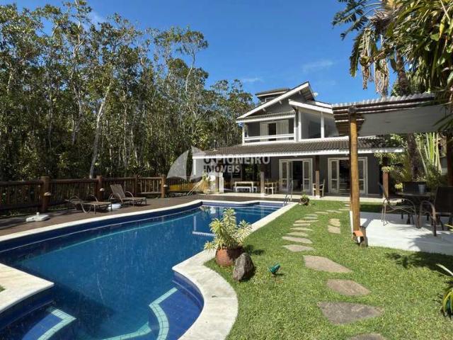 Casa de condomínio na Praia da Baleia, para venda e locação