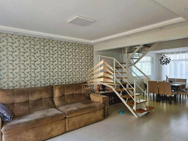 Casa de Condomínio na Renato Maia com 3 suítes e 3 vagas Aceita Permuta