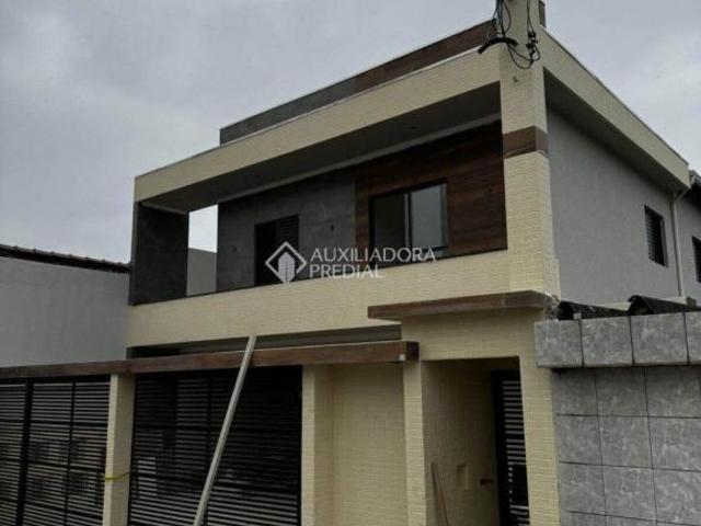 Casa de condomínio na zona 03 da Praia Grande/SP