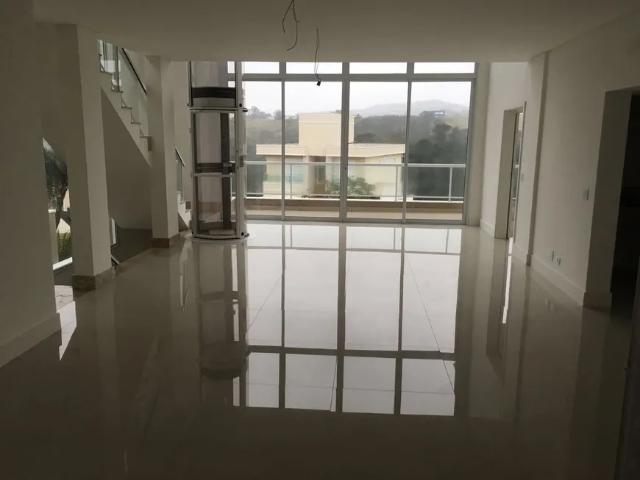 Casa de condomínio sobrado para venda possui 430 metros quadrados com 4 quartos