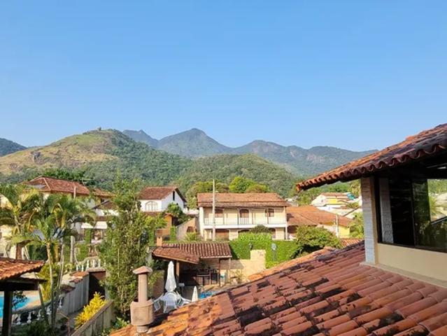 Casa de condomínio sobrado para venda tem 600 metros quadrados com 3 quartos