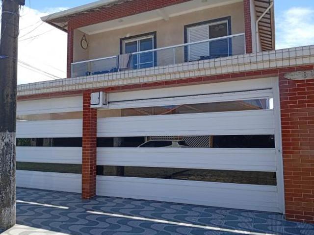 Casa de Condomínio, situada no bairro maracanã, possuindo 02 dormitórios