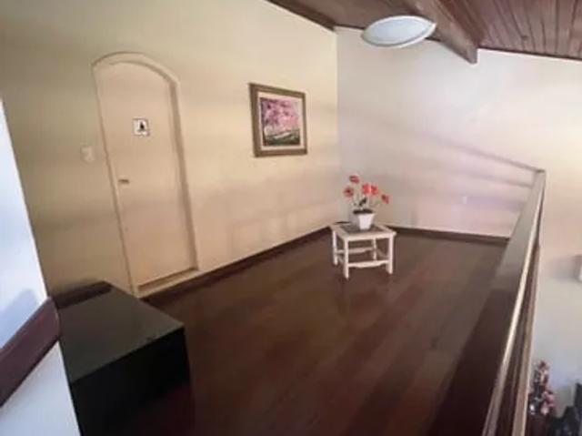 Casa de condomínio para venda tem 240m² com 5 quartos em Badu Niterói RJ