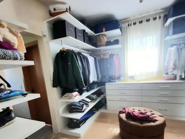 Casa de condomínio para venda tem 450 metros quadrados com 4 quartos