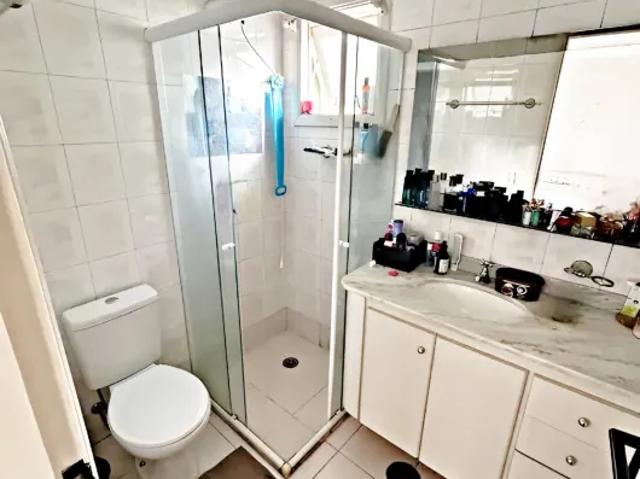 Casa de condomínio para venda com 220 metros quadrados com 3 quartos
