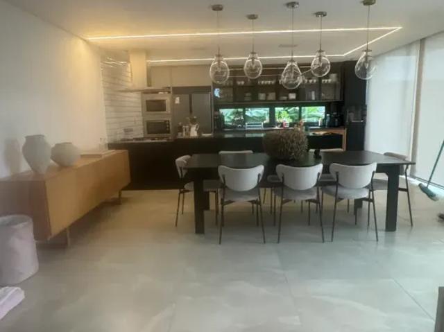 Casa de condomínio para venda com 220 metros quadrados com 3 quartos