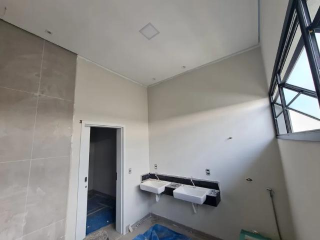 Casa de condomínio para venda com 249 metros quadrados com 3 quartos