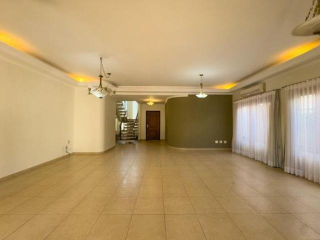 Casa de Condomínio para venda e aluguel em Condomínio Vila Borghese de 370.00m² com 4 Quartos, 4 Sui
