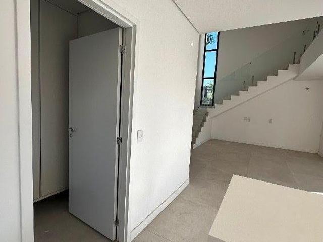 Casa de Condomínio para venda e aluguel em Alphaville Nova Esplanada Iv de 339.00m² com 4 Quartos, 4