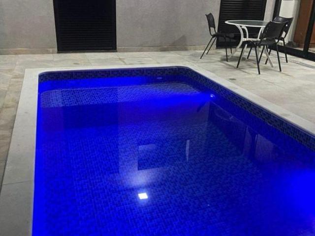 Casa de Condomínio para venda e aluguel em Aparecidinha de 196.00m² com 3 Quartos, 3 Suites e 4 Gara