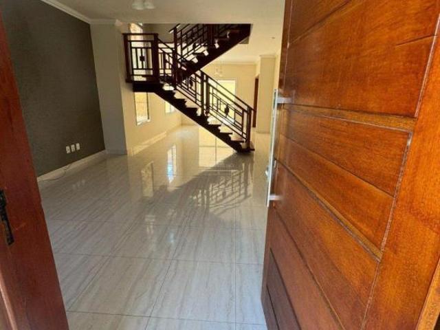 Casa de Condomínio para venda em Araçoiaba da Serra de 250.00m² com 3 Quartos, 1 Suite e 2 Garagens