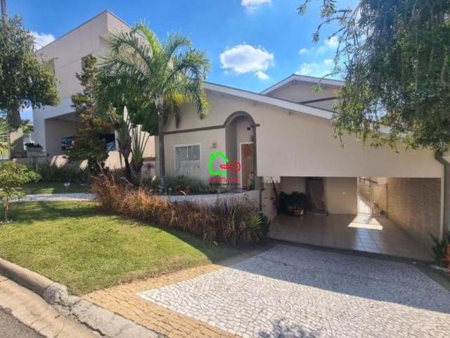 Casa de Condomínio para venda e aluguel em Bosque de 234.00m² com 3 Quartos, 1 Suite e 4 Garagens
