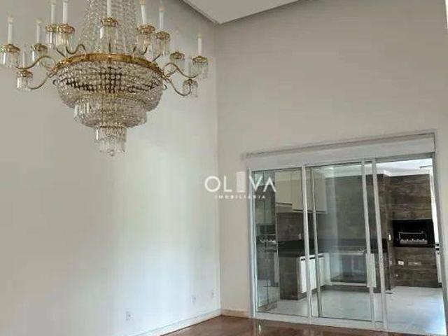 Casa de Condomínio para venda e aluguel em Golden Park de 315.00m² com 3 Quartos, 3 Suites e 4 Garag