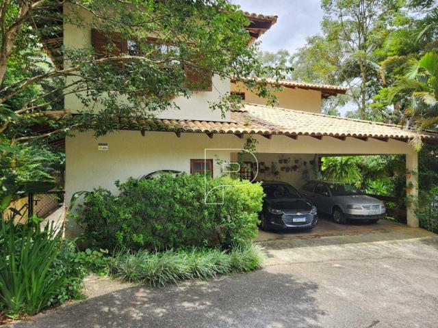 Casa de Condomínio para venda e aluguel em Granja Viana de 185.00m² com 3 Quartos, 1 Suíte e 4 Garagens